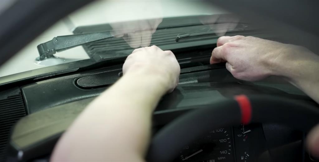 1987-1993 Fox Body Mustang Defrost Vent Register Installation